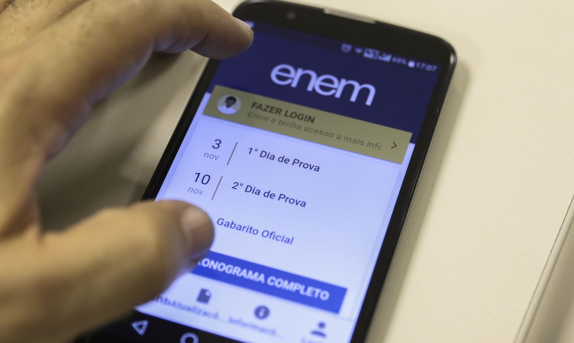 Enem 2020 tem 28 redações nota mil e 3,2% delas com nota zero – Comando ...