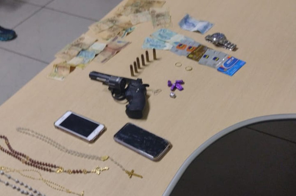 Criminosos Invadem Casa Em Elias Fausto E Fazem 3 Pessoas Reféns Por 3h