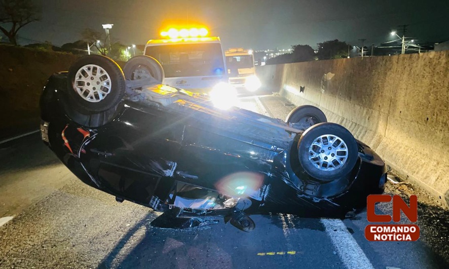 Motorista capota o carro na Rodovia Santos Dumont em Indaiatuba e sai ileso – Comando Notícia